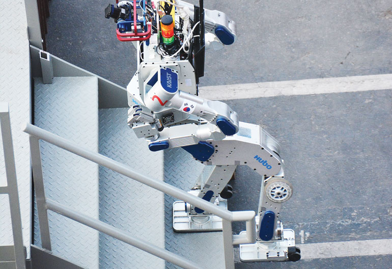 Human-like robots walked up some stairs – here’s why that’s a big deal ...